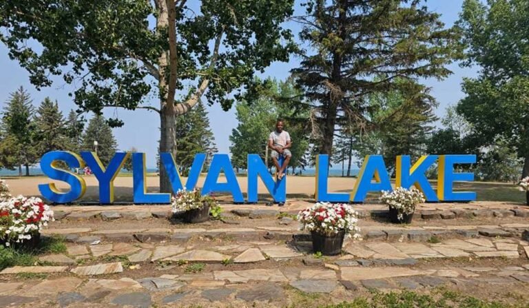 10 Best Small Towns In Alberta To Visit | Alberta Tourist