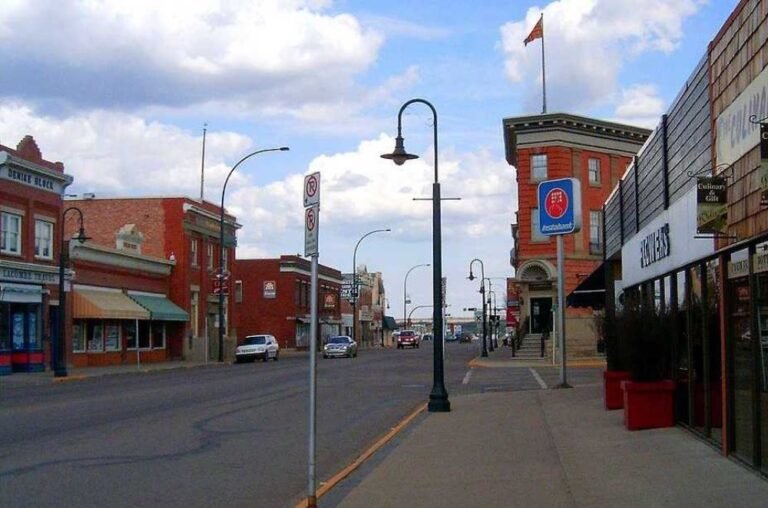 10 Best Places To Live In Alberta (From A Local) | Alberta Tourist