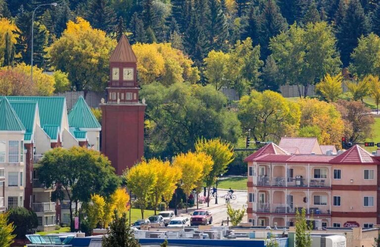 10 Best Small Towns In Alberta To Visit | Alberta Tourist